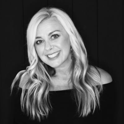 Laura Thomas - It's Never Too Late to Follow Your God-Given Dreams ...